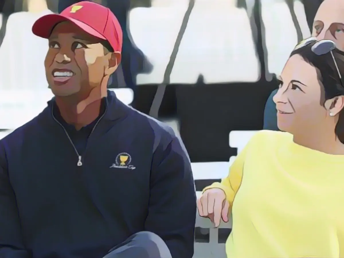 L'ex fidanzata di Tiger Woods ha intentato causa al golfista e al fondo ...